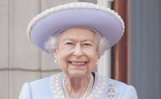 British Monarch Queen Elizabeth II passes away at 96 | Zee News