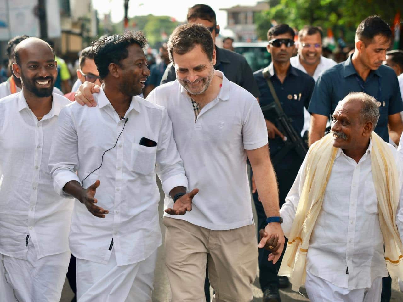 Khabren Khatakhat: Congress' counterattack on BJP's taunt | Zee News