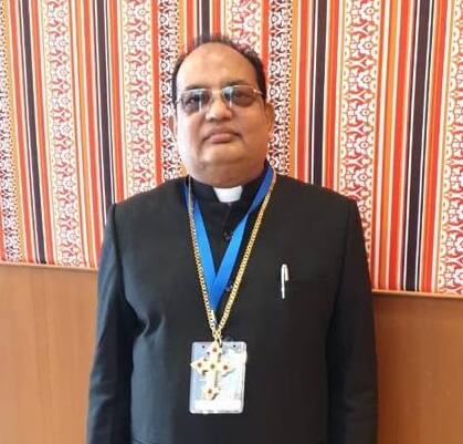 Breaking News : Big Action in Jabalpur Bishop Case| EOW Raids Bishop PC Singh Case | Zee News