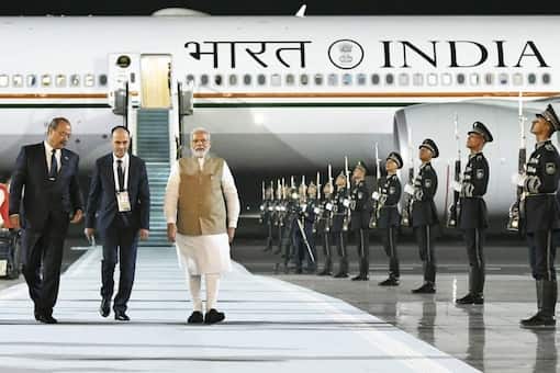 Namaste India: PM Modi arrives to attend SCO meeting | Zee News
