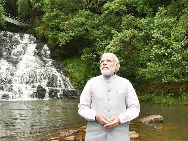 PM Modi's love towards nature | Zee News