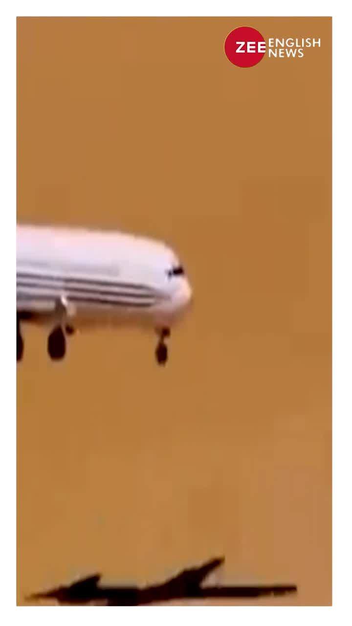 Viral Video: This plane crashed and... | Zee News