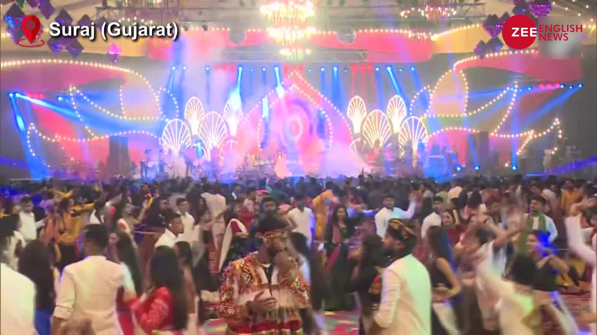 People perform Garba on first day of Navratri in Surat | Zee News