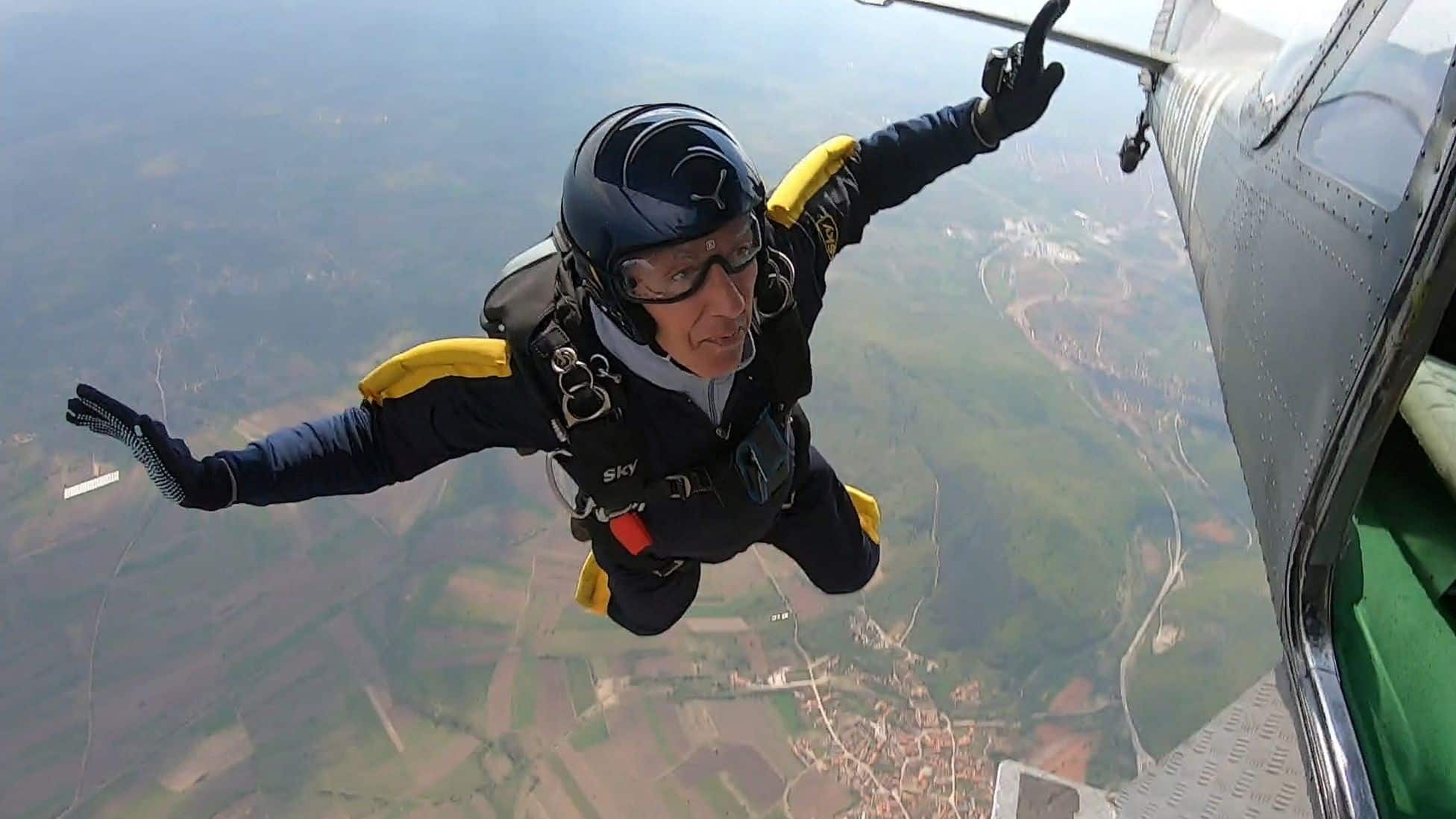Bosnian Ibrahim Kalsik sets record by skydiving at age 88 | Zee News