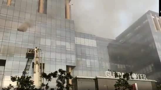Massive fire breaks out at Global Foyer Mall in Gurgaon | Zee News