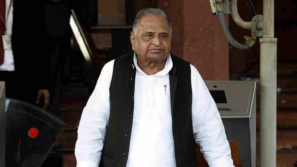 Mulayam Singh's body will reach Saifai by 5 pm on Tuesday | Zee News
