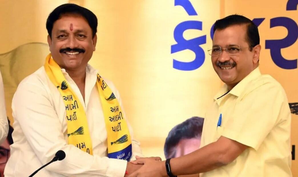 Raju Solanki joined the Aam Aadmi Party in the presence of Delhi CM ...