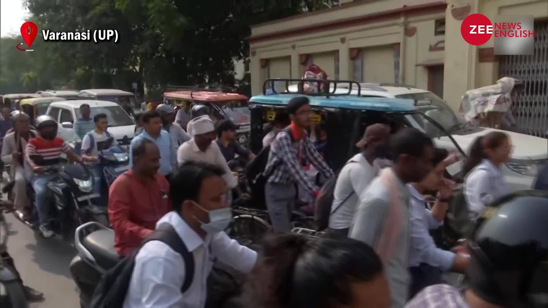 UP: Protest by Students of BHU continues for second consecutive day ...