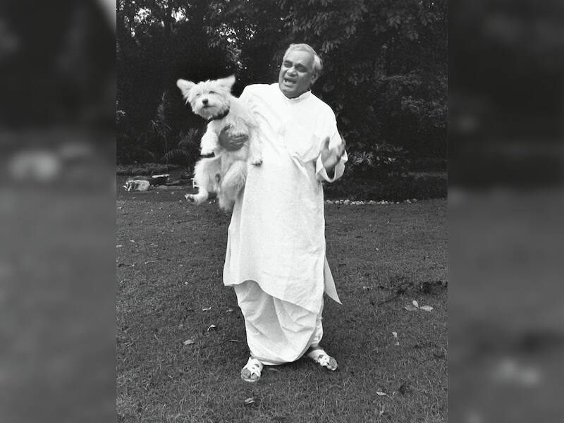 Some precious moments of late former PM Atal Bihari Vajpayee's life on ...