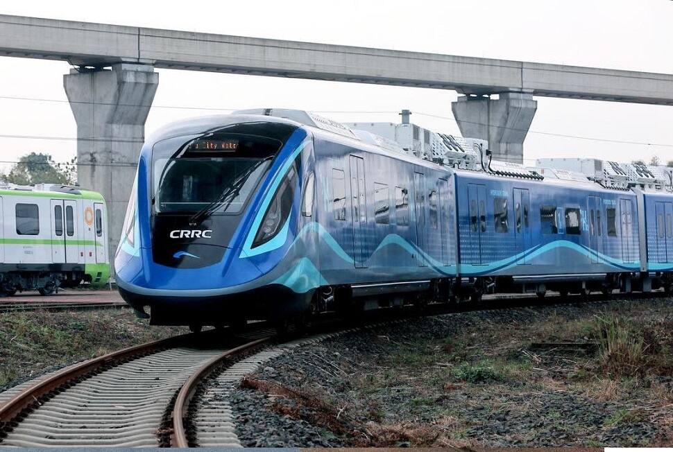 Meet China's first semi high-speed hydrogen train, gets 600 km range ...