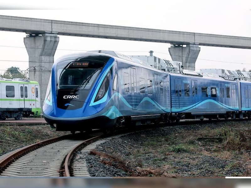 Meet China's first semi high-speed hydrogen train, gets 600 km range ...