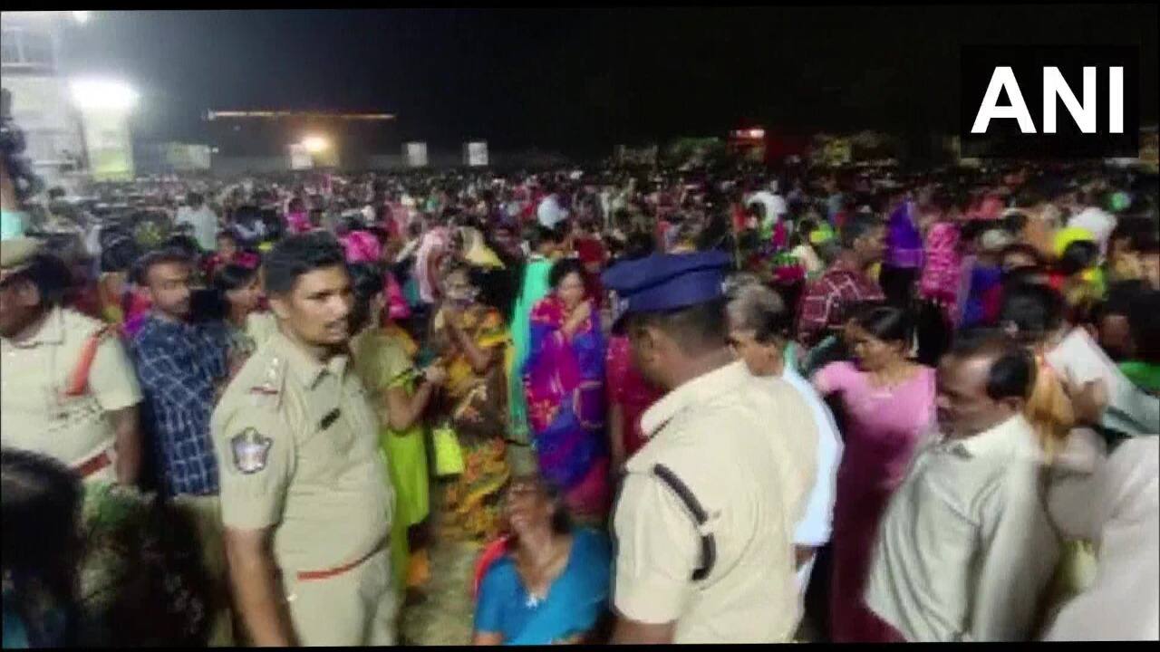 BIG STAMPEDE at Chandrababu Naidu New Year Rally, 3 dead | India News ...