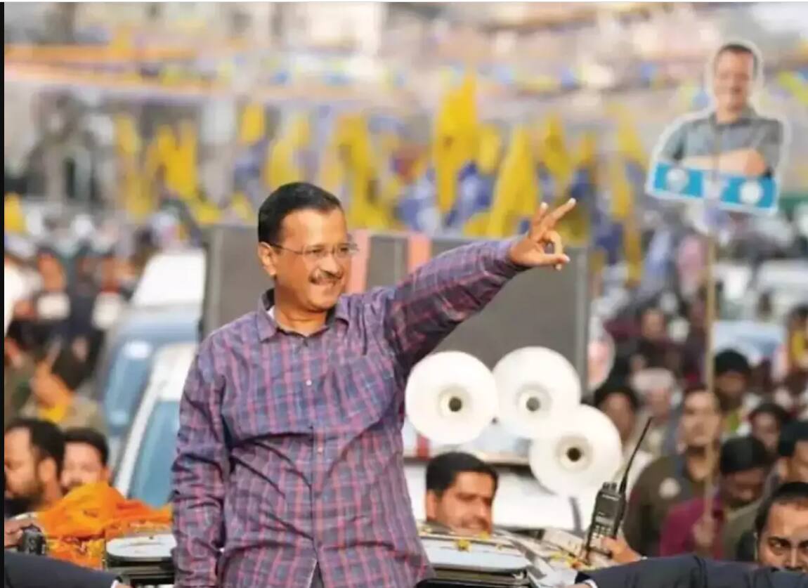 Zee Top 100: BJP and AAP Council Clashes with each other During Delhi MCD Mayor Election | Zee News