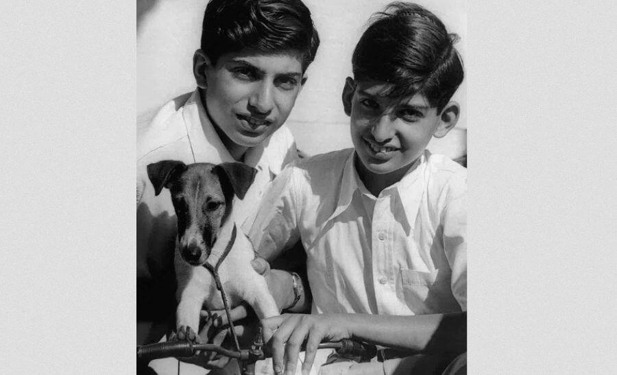 Ratan Tata shares very old picture of him with younger brother Jimmy ...