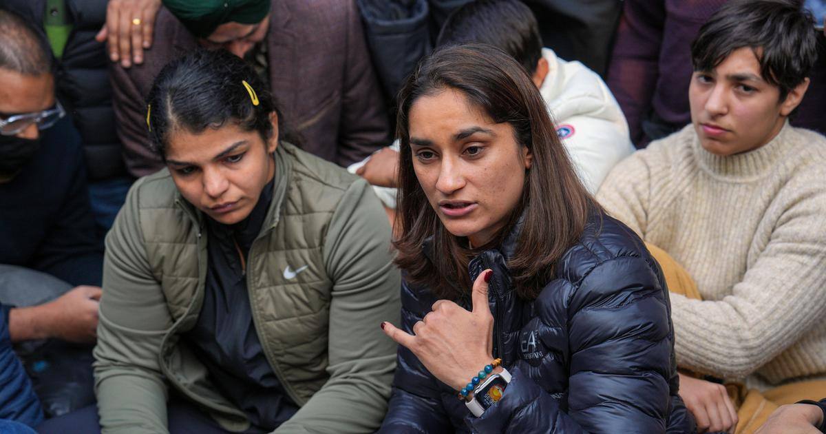 Babita Phogat reach Jantar Mantar to talk to wrestlers, says, 'try for ...