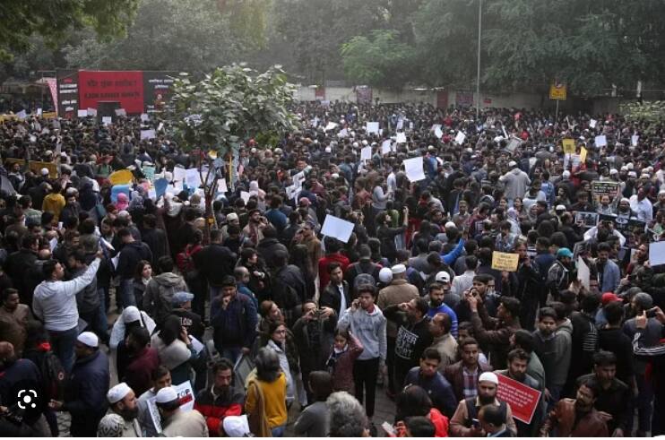 Wrestlers Holds Protest Against WFI at Delhi's Jantar Mantar For Third ...