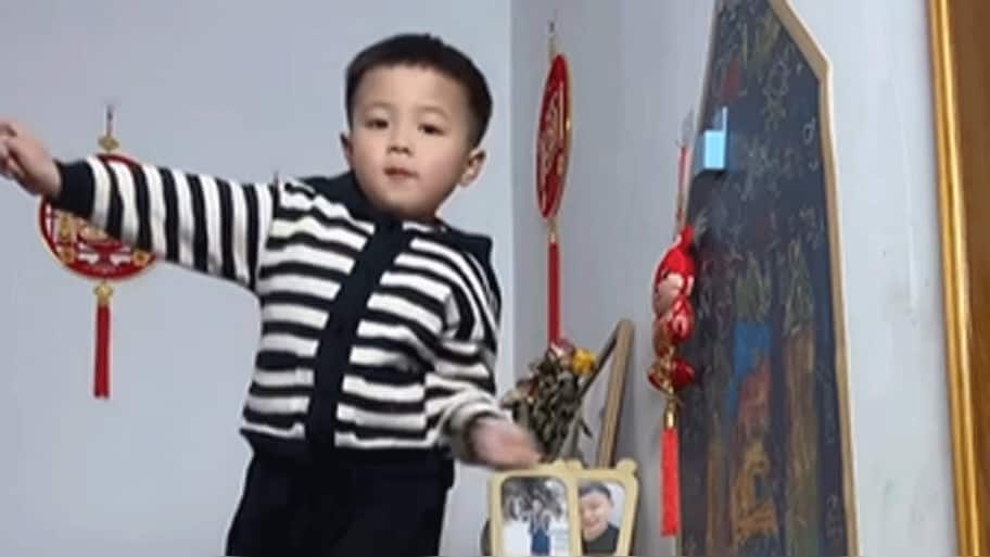 Viral Video: Chinese Boy Shakes Leg to Shah Rukh Khan's Song from ...