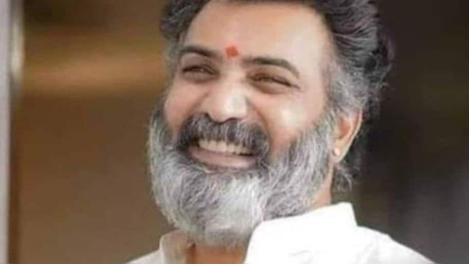 Tollywood Actor Taraka Ratna Passes Away at 39 | Regional News | Zee News