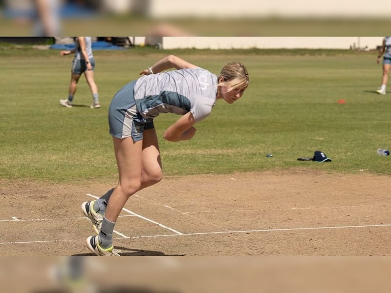 Meet Lauren Bell - England Women's Cricketer - who Went Viral on Social ...