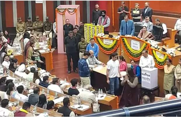 Delhi MCD Mayor Election Voting begins | Zee News