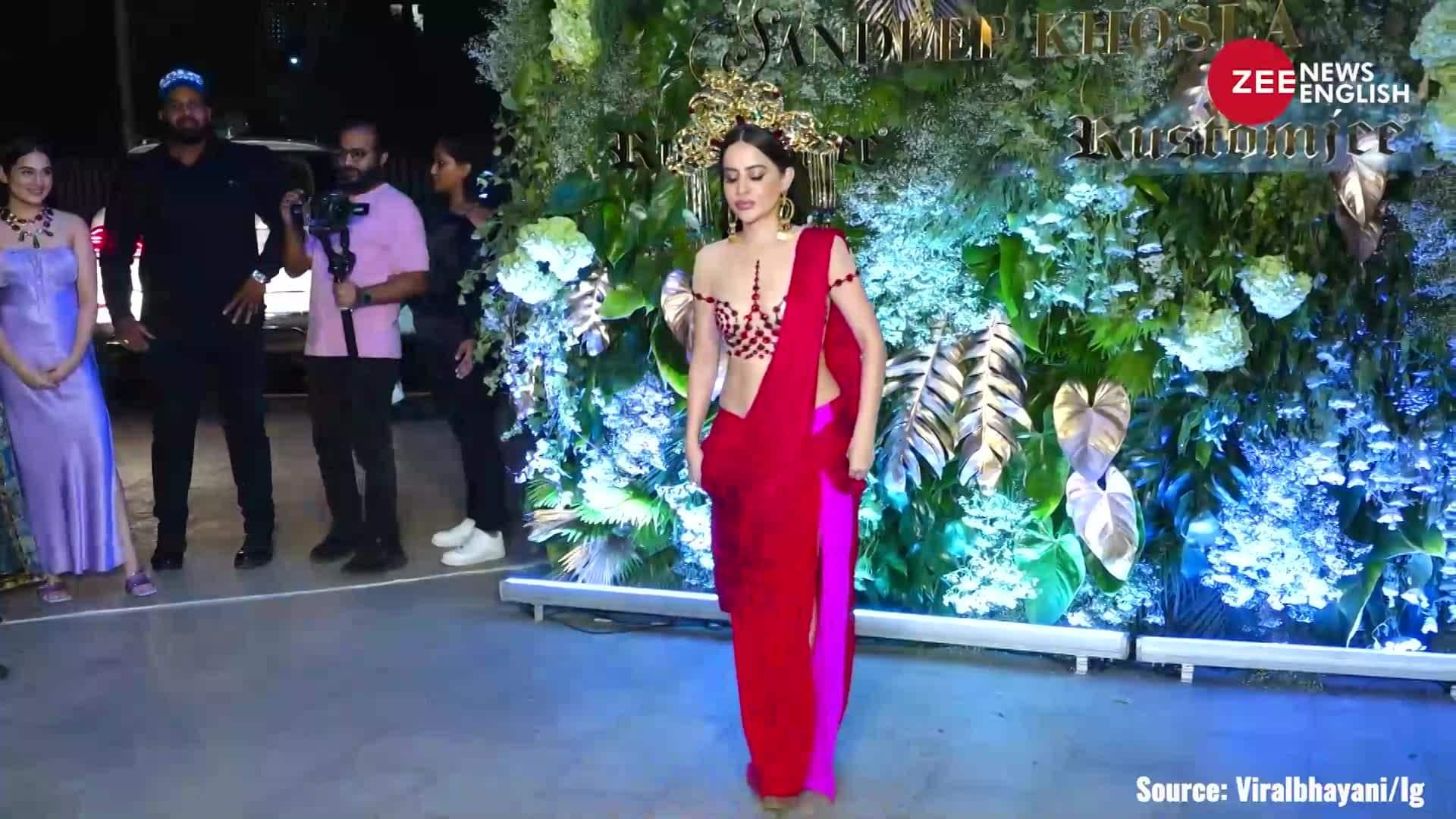 Urfi Javed looks dramatic as a queen in red, attends AJSK launch event | Zee News