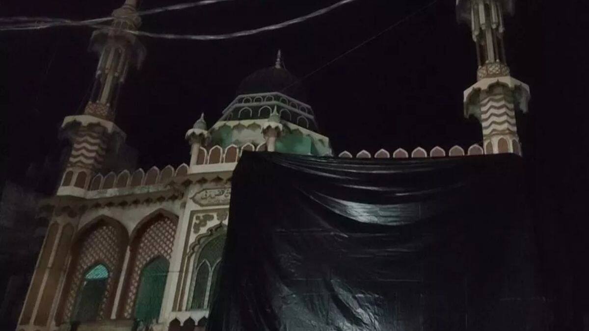 Aligarh Mosque Covered with Tarpaulin Sheet ahead of Holi | Zee News
