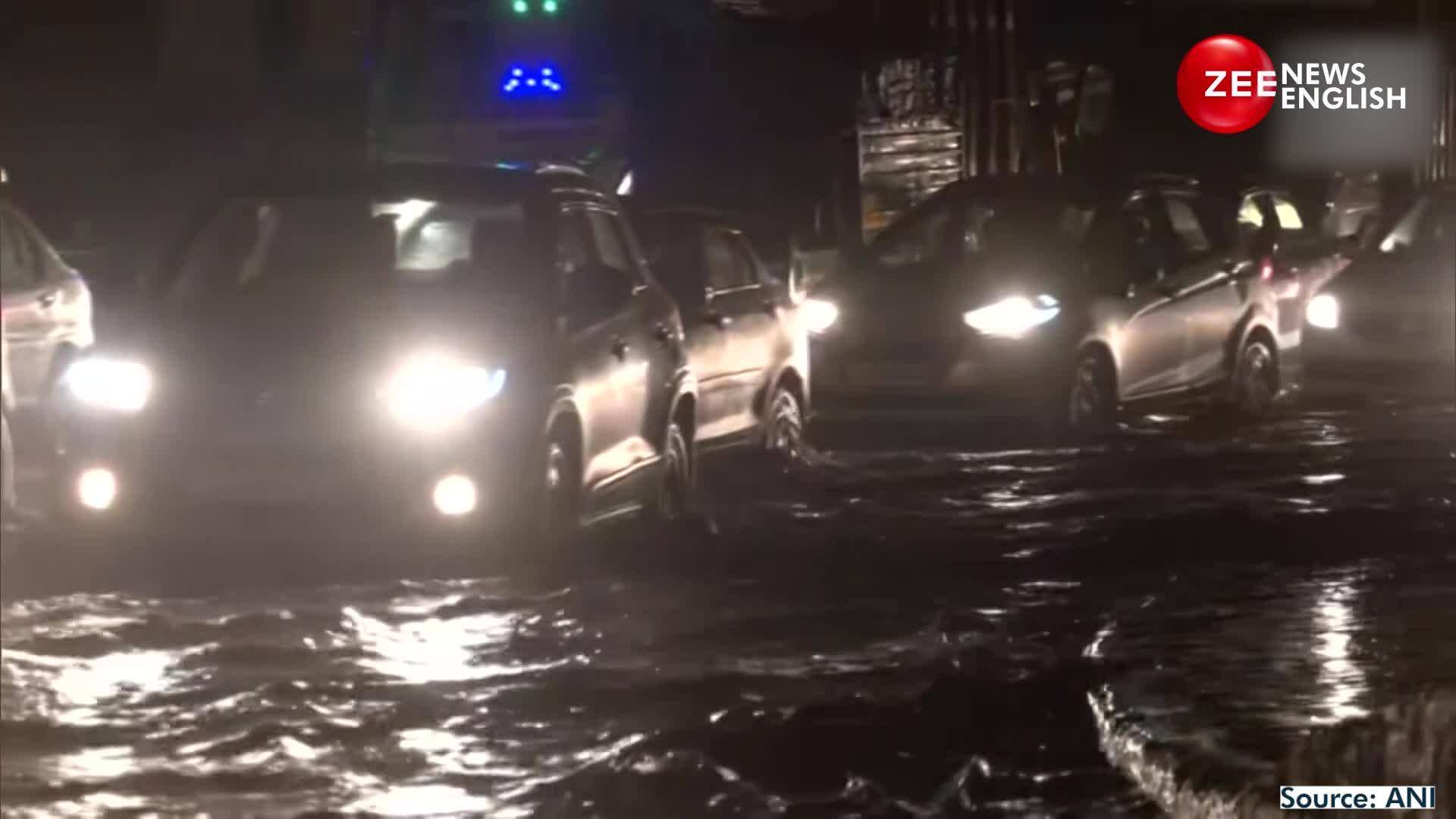 Parts of Delhi witness waterlogging; road blockages cause complications ...