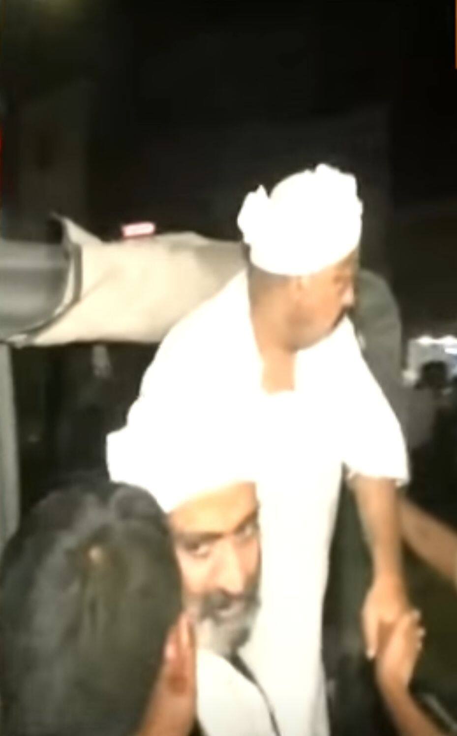 Atiq Murder Update: While getting down from the police jeep, 'Atiq ...