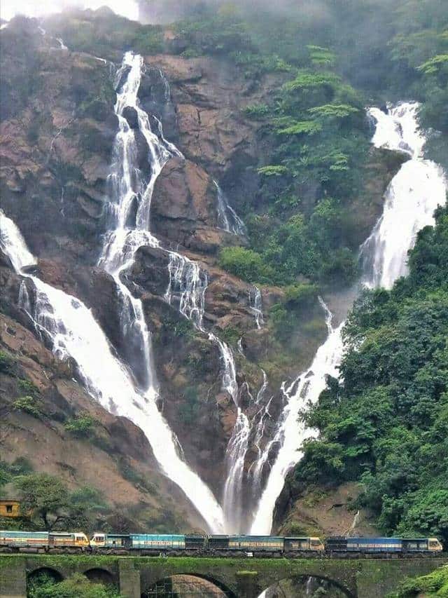 Chennai Express Waterfall DudhSagar Falls | Best WaterFall In Goa