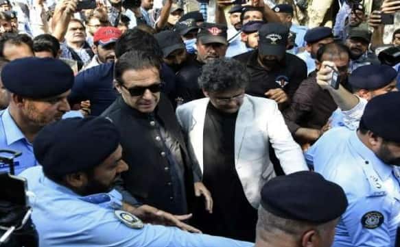 Pak Rangers capture Islamabad High Court, Imran Khan arrested | Zee News