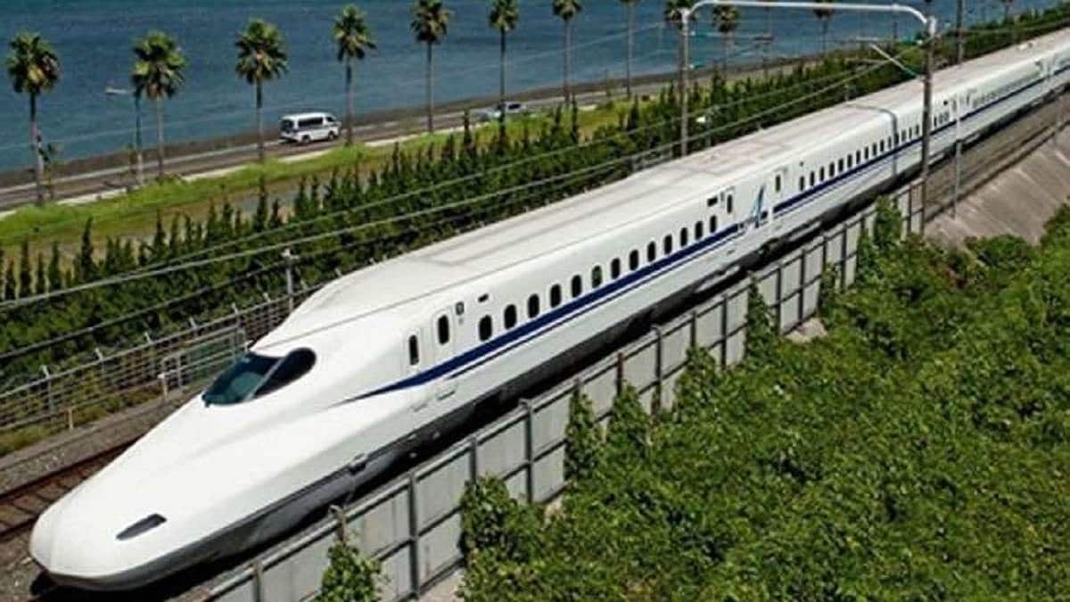 Watch Exclusive journey from Tokyo to Hiroshima in Bullet Train with ...