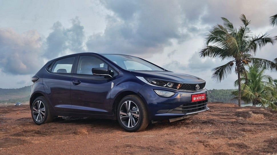 Tata Altroz iCNG First Drive Review: Design, Features, Specs, Boot ...