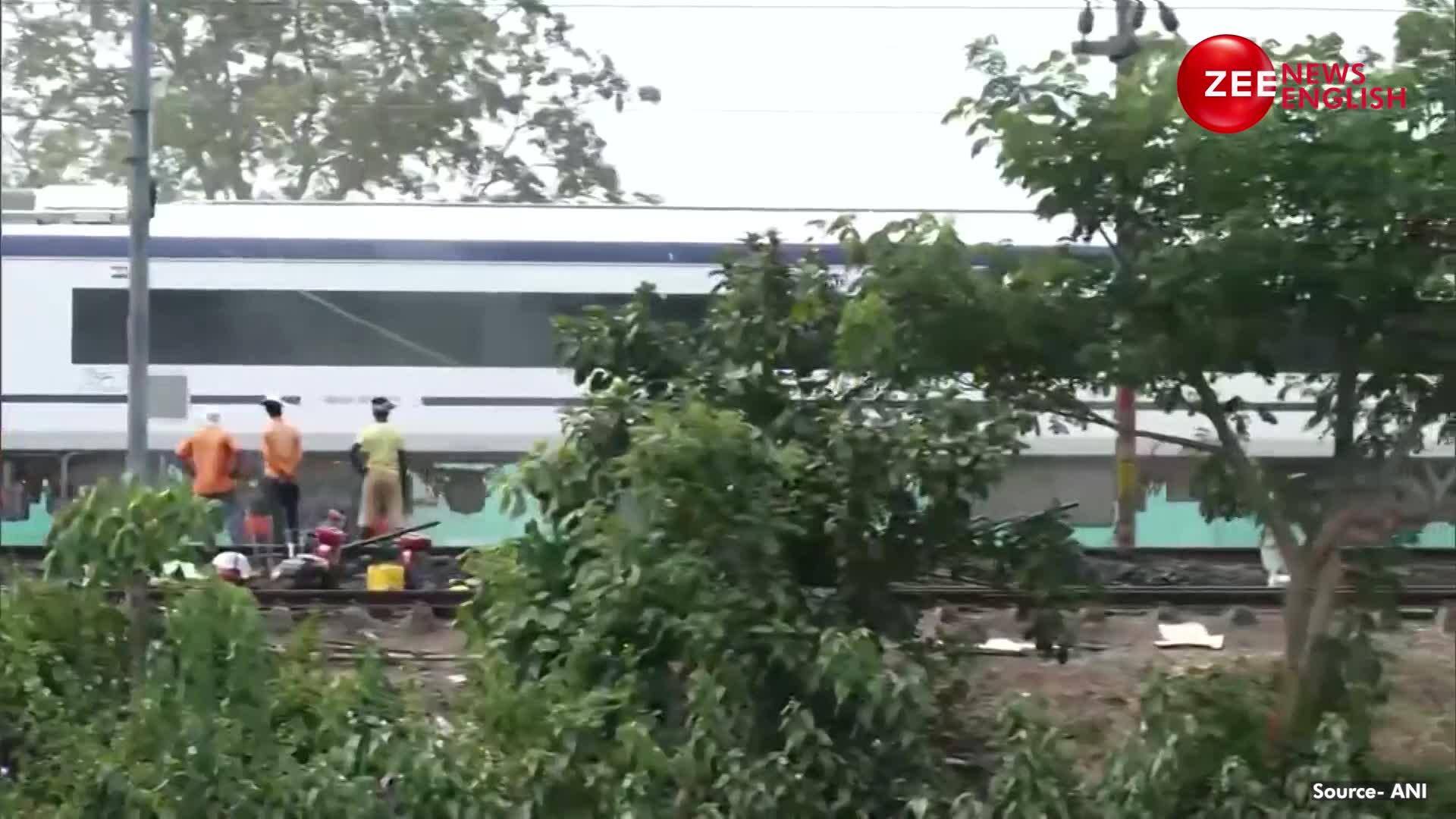 Howrah-Puri Vande Bharat passes through triple train accident site ...