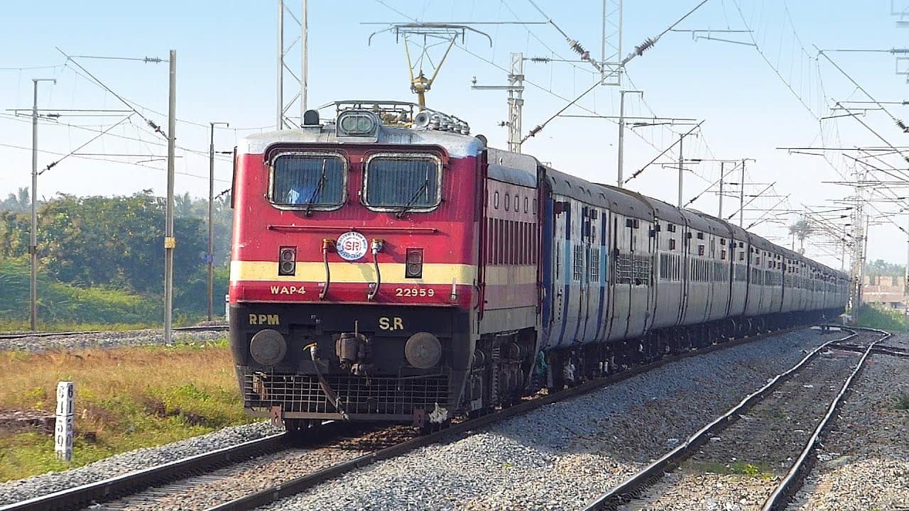 Coromandel Express regains speed after train accident | Zee News