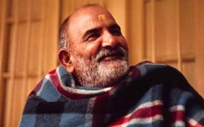 Meet Neem Karoli Baba: Indian Monk Who Is Guru To Mark Zuckerberg ...