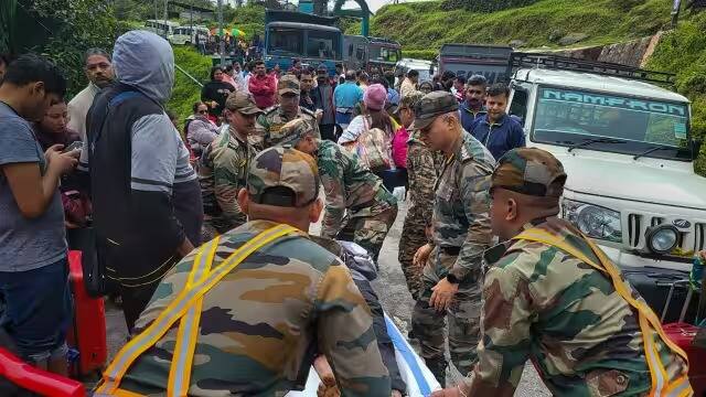 Indian Army Rescue Operation Underway amid floods in Sikkim | Zee News