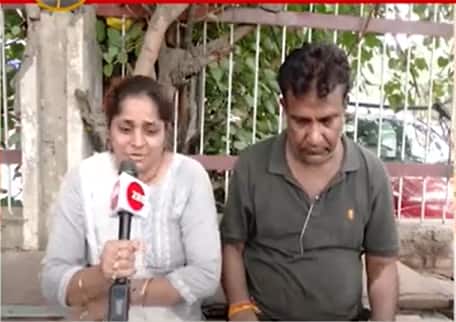 Delhi Murder: Student murdered outside Aryabhatta College, mother ...