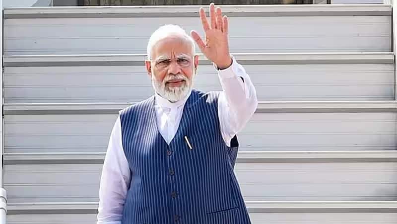 Prime Minister Narendra Modi tweets before leaving for America | Zee News