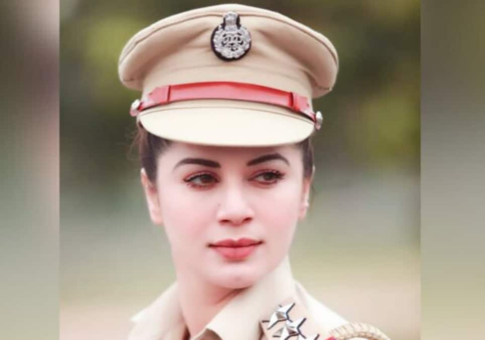FACT CHECK: Who Is This Lady IPS Officer In Viral Photo From Punjab ...