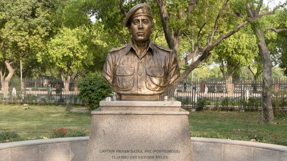 Who Was Captain Vikram Batra? Relive Story Of The Valiant Indian Army ...