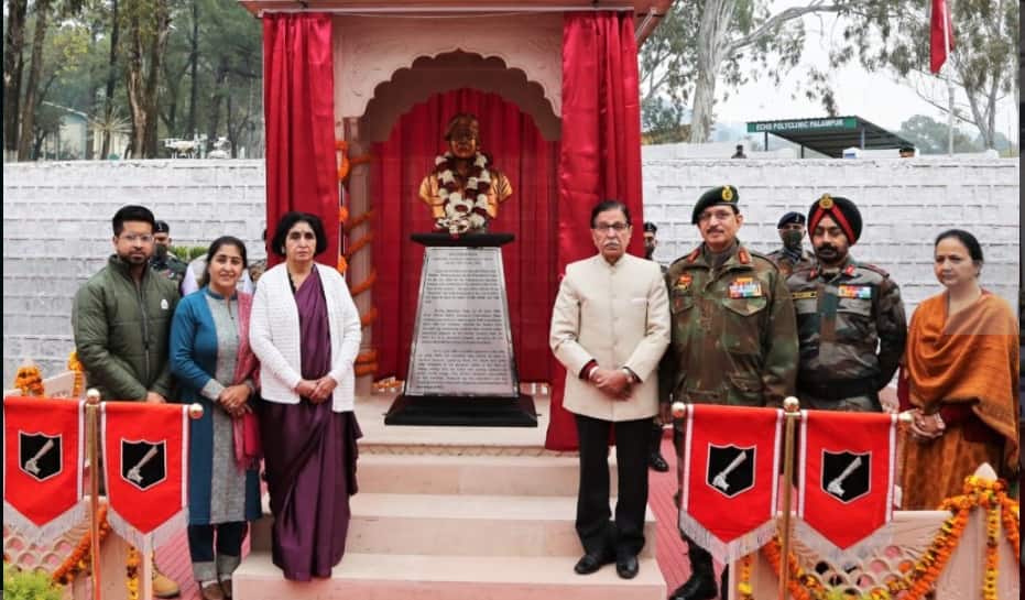 Who Was Captain Vikram Batra? Relive Story Of The Valiant Indian Army ...