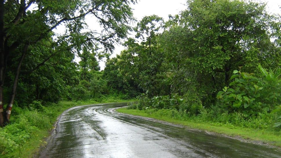 Five Monsoon Getaways From Mumbai - Check List | Travel News | Zee News