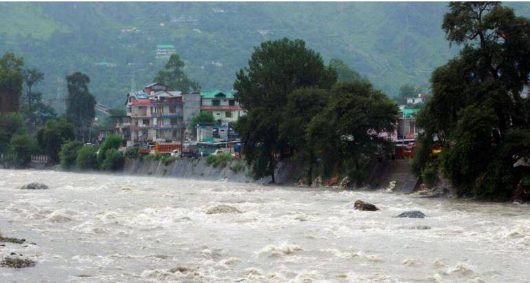 Flood and rain in Himachal: 70 thousand people evacuated from Kullu ...