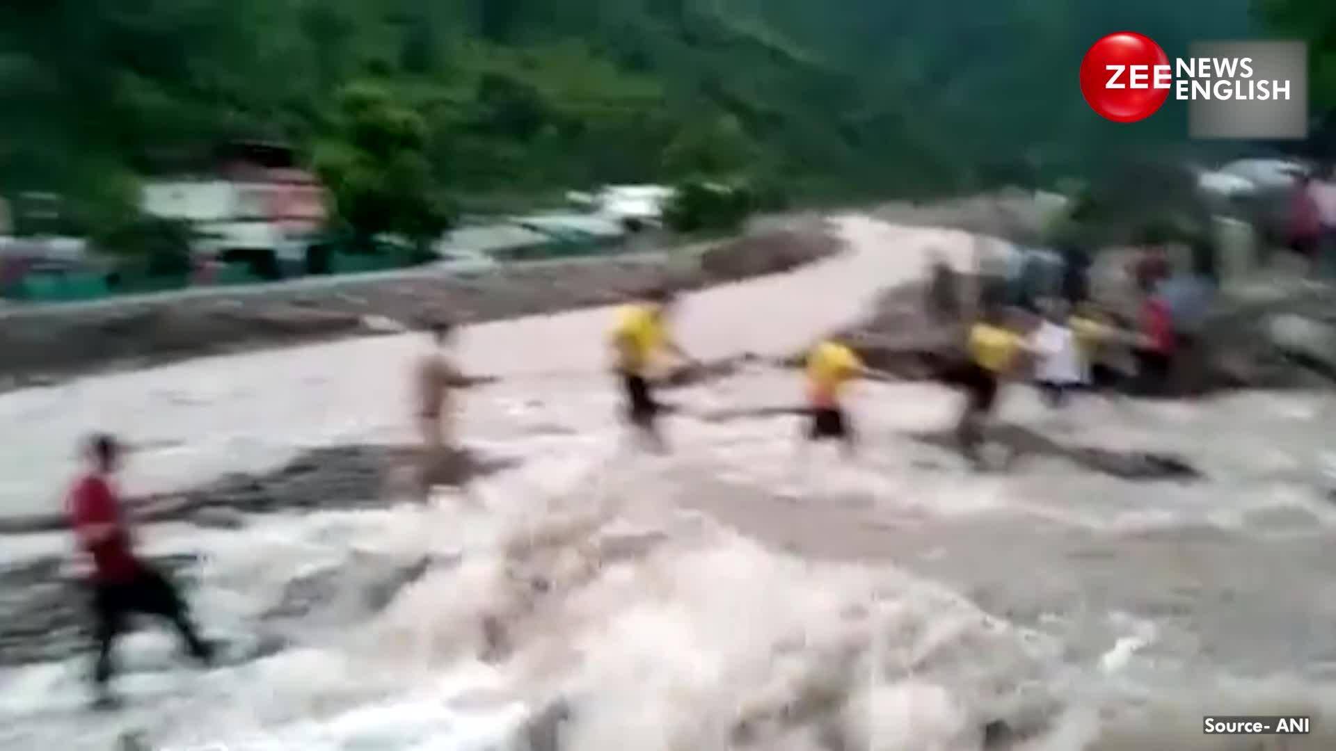Uttarakhand: Police, SDRF rescues more than 100 stranded tourists due ...