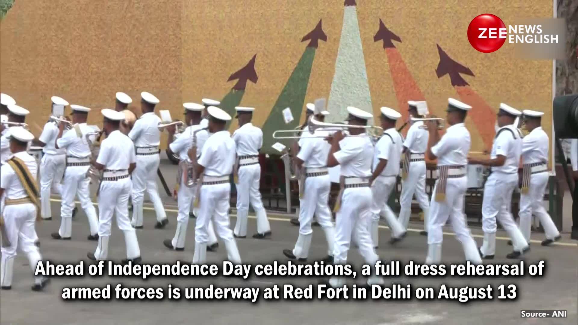 Delhi: Full dress rehearsal of armed forces underway at Red Fort ahead ...