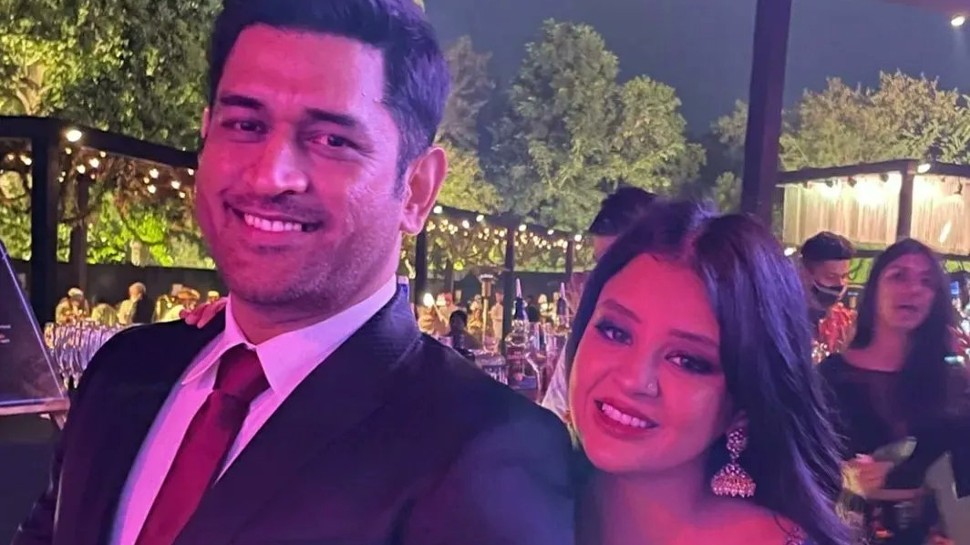 MS Dhoni Retirement: Sakshi Dhoni Finally Reveals Why Former Captain ...