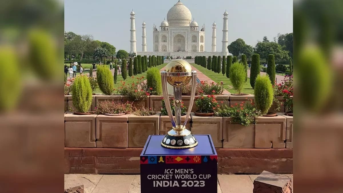 ICC World Cup Trophy brought to Taj Mahal for photo shoot | Zee News