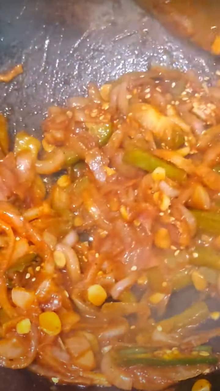 how to make a chilli potato at home