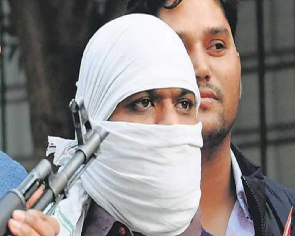 Batla House Encounter Case: How did terrorist Aariz Khan escape hanging? | Zee News