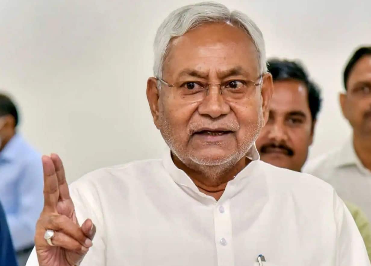 CM Nitish Kumar clarified on 'friendship' statement | Zee News